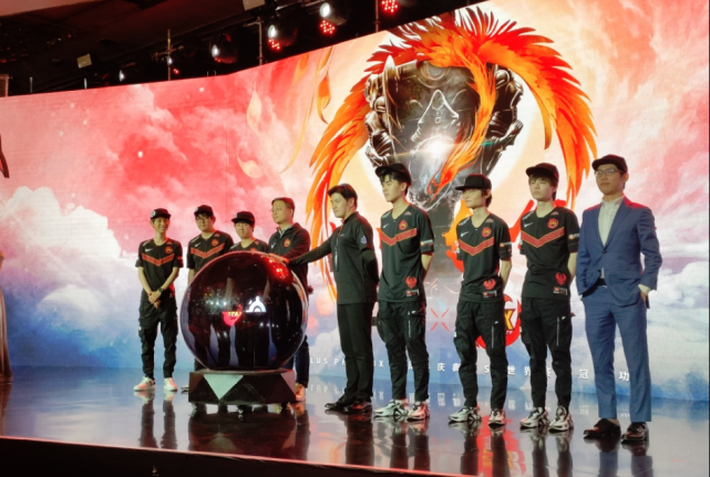 FPX中上获得“生日Buff”加成一夜之间已冲上韩服王者！