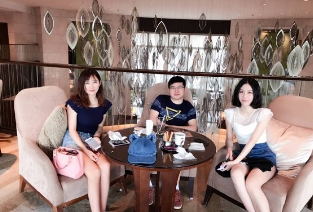 DOTA2：小刘和axx为什么当烈火队外援能打败LGD？离不开峰哥培养_腾讯新闻