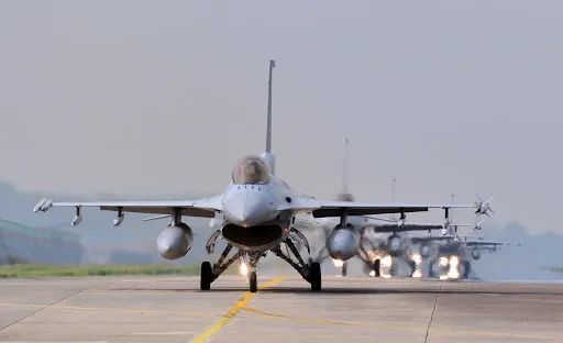 美国将通过军售案 将韩国134架F-16升级为F-16V_腾讯新闻