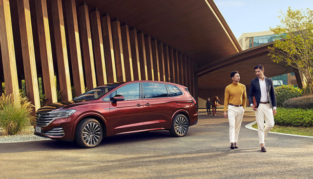 对标别克GL8 大众全新MPV Viloran预售价公布_腾讯新闻