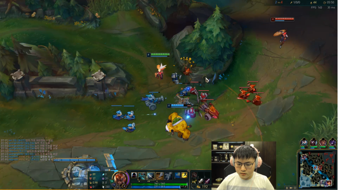 Uzi首次使用LWX冠军VN皮肤：平A老被打断，这手感实在太差_腾讯新闻