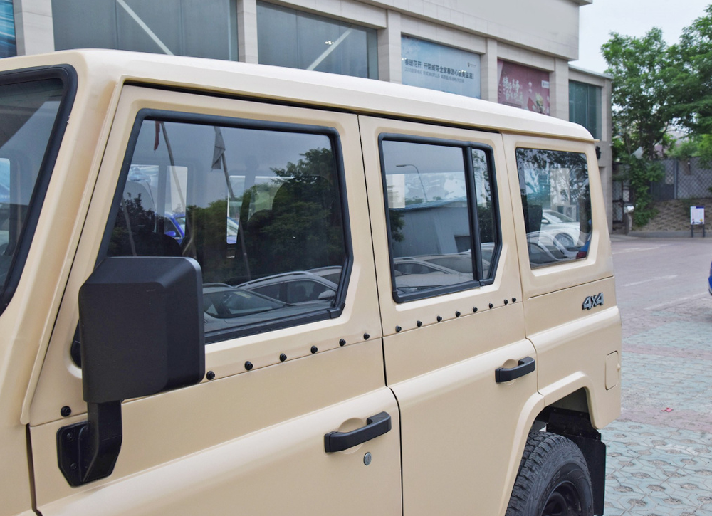 玩越野，北汽是认真的！212铁顶大升级，BJ40换哈弗2.0T_腾讯新闻