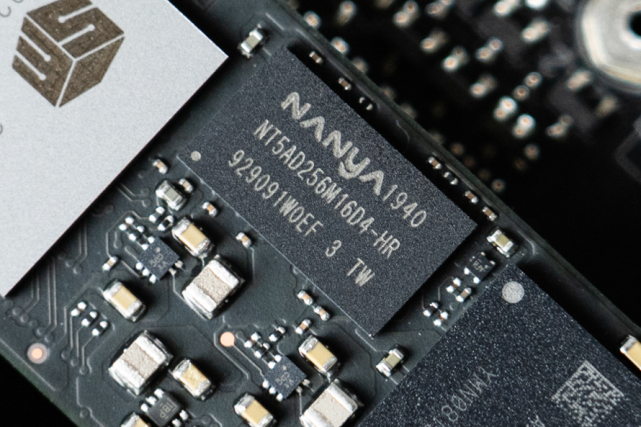 国产骄傲：致钛PC005 Active 1TB SSD评测_腾讯新闻