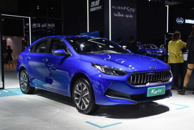 续航490km的韩系纯电轿车！起亚K3 EV值不值得买？_腾讯新闻