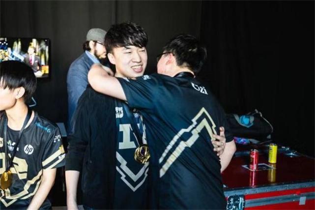 【记录S10】RNG篇：后Uzi时代的痛与喜_腾讯新闻