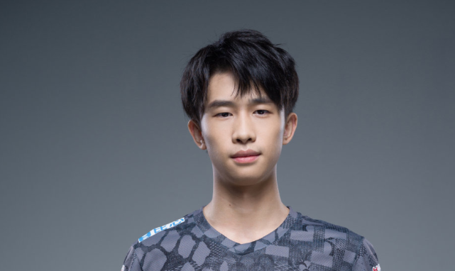 他曾击败过兮夜与李哥！LGD官宣名单：唯一中单Uniboy_腾讯新闻