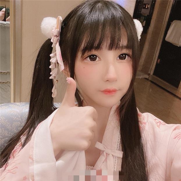 蔡萝莉再遇颜值危机，晒露脸照却遭吐槽，网友：都快秃顶了！ 腾讯新闻