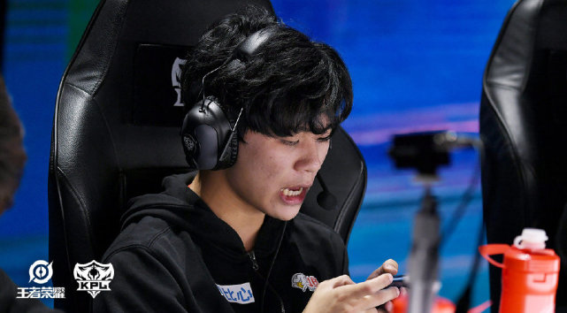 KPL唯一100％胜率夺冠的选手，从VG替补到冠军，DYG萧玦创造历史_腾讯新闻