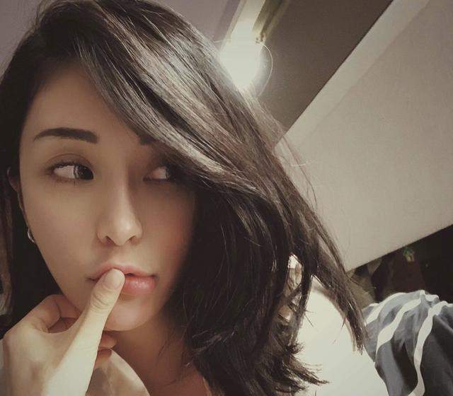 台湾名模梁云菲自曝14岁时遭三名男子侵犯，患上创伤后遗症，现在仍需吃药_腾讯新闻