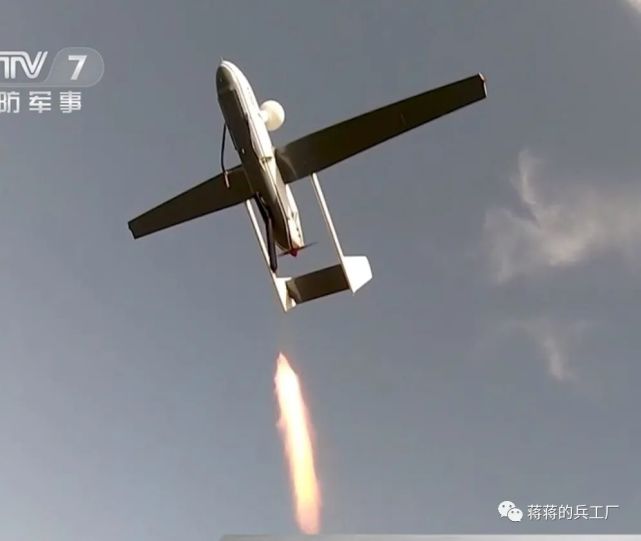 80集团军陆航旅装备KVD001无人机，与武装直升机协同打击目标_腾讯新闻