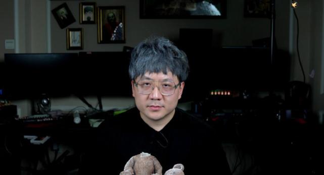 LPL官方解说工资才1W出头？957不小心透露，有人赚2500很开心_腾讯新闻