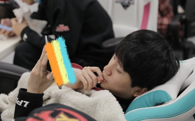 Lwx发威！FPX轻取LGD GimGoon给出精准点评_腾讯新闻