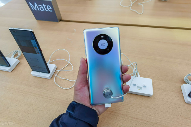 华为Mate 40E登场：换芯麒麟990E，降价至4599元起！_腾讯新闻