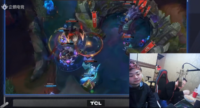 LPL美女解说被开除？Kris发4字澄清事实，看到评论区互动后，心酸_腾讯新闻