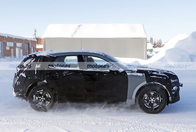 捷尼赛思eGV70最新谍照 续航里程不低于500km_腾讯新闻