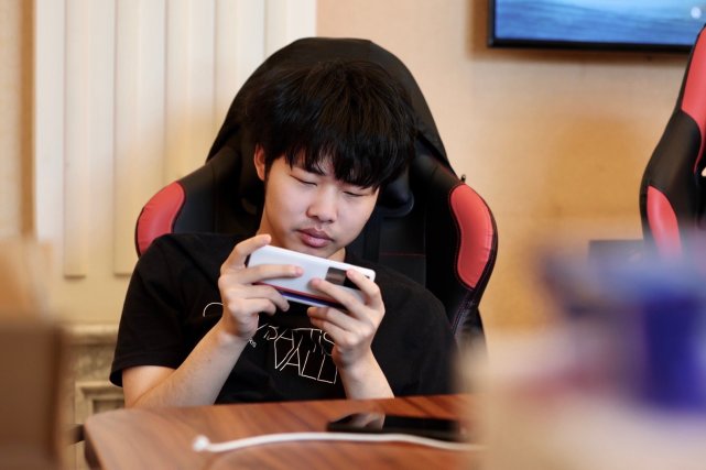 KPL3位“千万选手”都已兑现身价，清清、初晨天赋尽显，猫神的人气依旧独一档！_腾讯新闻