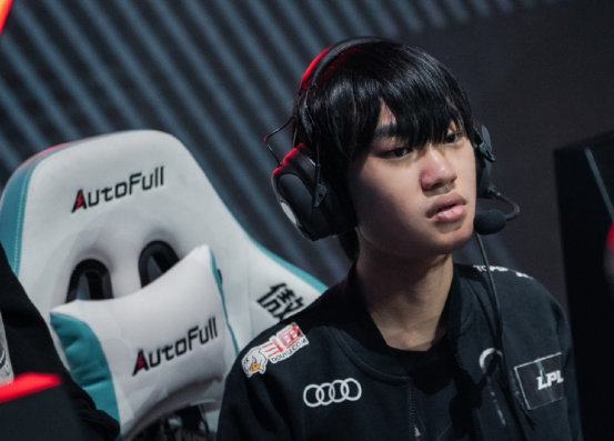 PDD直播谈Knight：左手已经失去了灵魂，没有了灵气！_腾讯新闻