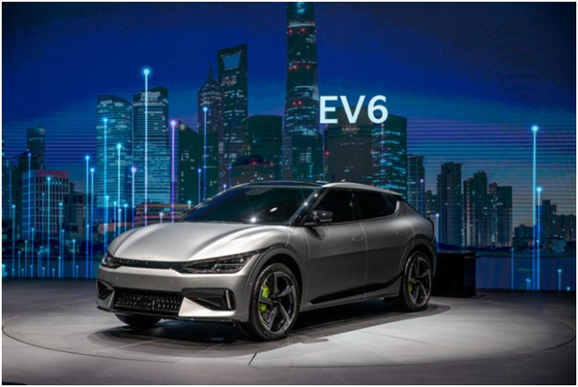 起亚E-GMP平台首款电动车EV6全球实车首秀_腾讯新闻