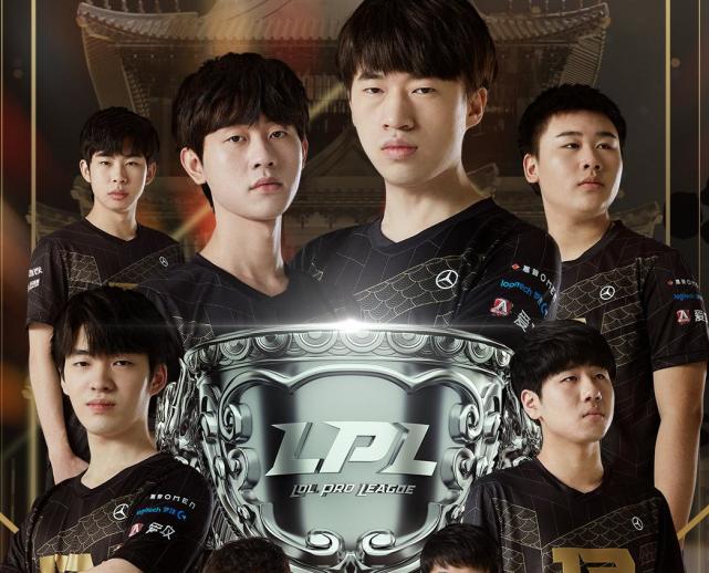 战胜FPX后，全球战队排行榜出炉，RNG力压DK稳坐榜首_腾讯新闻