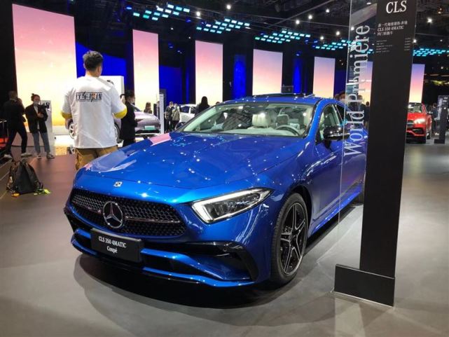上新了车展｜新款奔驰CLS和国产奥迪A7L哪个在你眼中是“最美”？_腾讯新闻