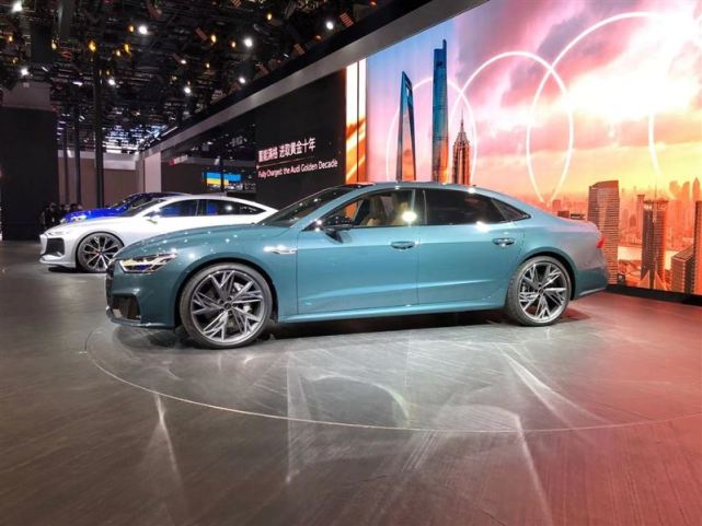 上新了车展｜新款奔驰CLS和国产奥迪A7L哪个在你眼中是“最美”？_腾讯新闻