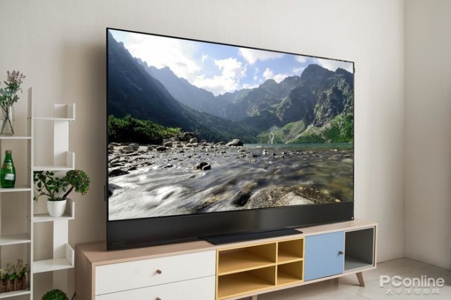 登峰造极，这就是地表最强8K OLED电视！创维W92开箱评测_腾讯新闻