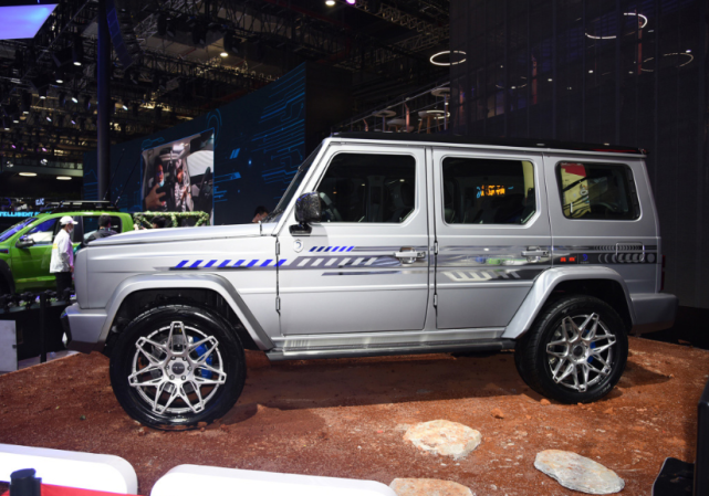 BJ80探月版全新亮相，3.0T＋8AT＋四驱，这次真的比大G霸气了_腾讯新闻