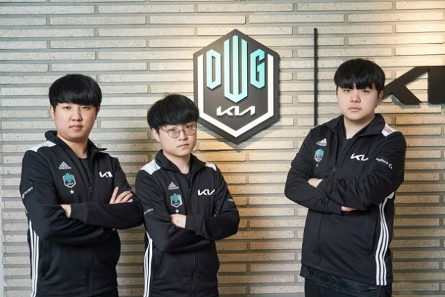 Canyon接受采访：期待与RNG和MAD的交手对决！_腾讯新闻