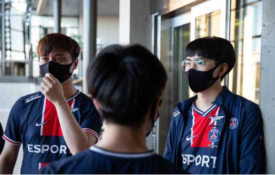 RNG比DK更具压制力？PSG经理谈训练赛与两大战队交手感受_腾讯新闻