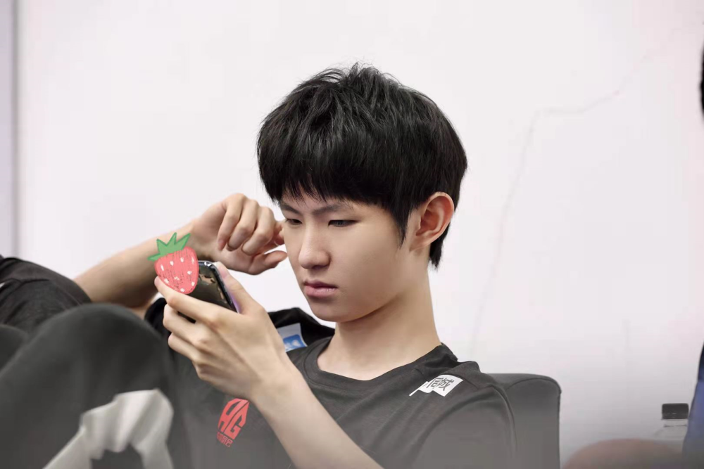 estar统治S组，QG占据A组第一，谁能想到“御三家”AG要掉队了？_腾讯新闻