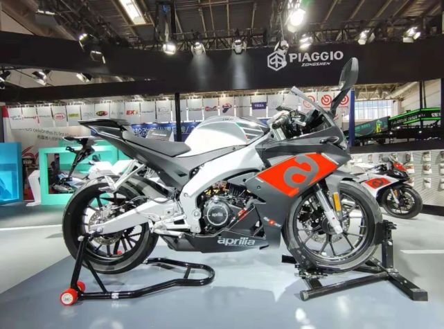 北京车展｜阿普利亚GPR250和RS660共同亮相，250预计7.8月份发布_腾讯新闻