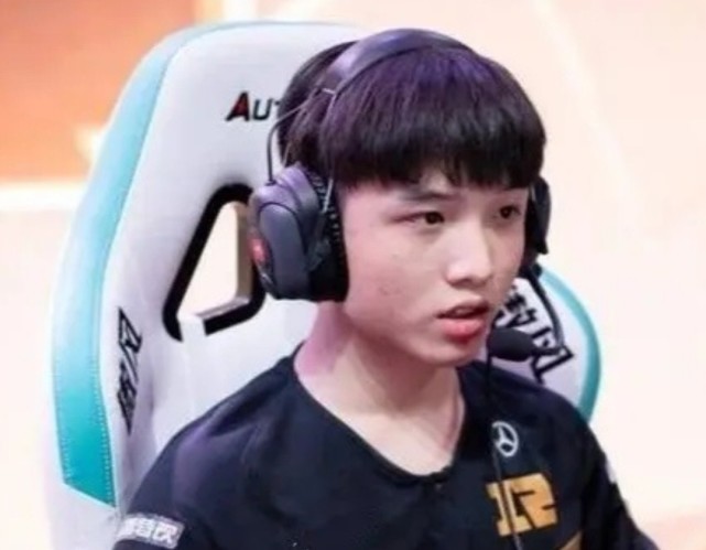 开价800W没人要，22岁还在打LDL，RNG小龙堡该何去何从？_腾讯新闻