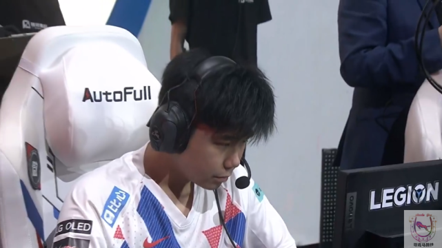 EZ两次跳脸被秒LGD不敌RA！欧洲打野首秀满分_腾讯新闻