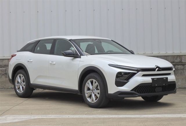 改“邪”归正？凡尔赛C5X换上了225/55R19的轮胎，真假难辨_腾讯新闻