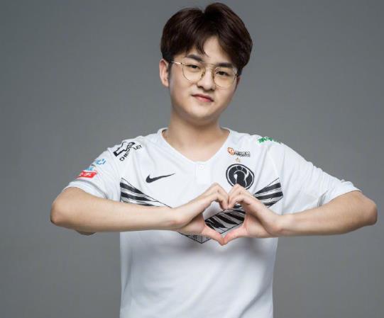 海外网友热议IG不敌LNG：IG需要Theshy_腾讯新闻