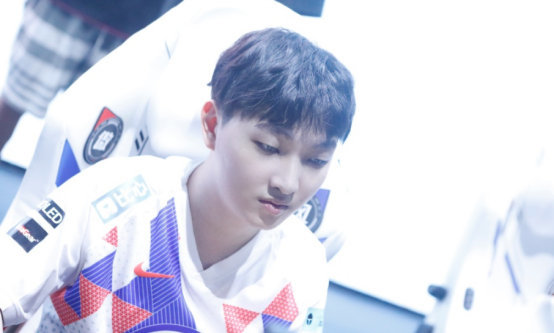 Mlxg：Xiye属于大赛型选手，大赛确实猛总会给你点惊喜！_腾讯新闻