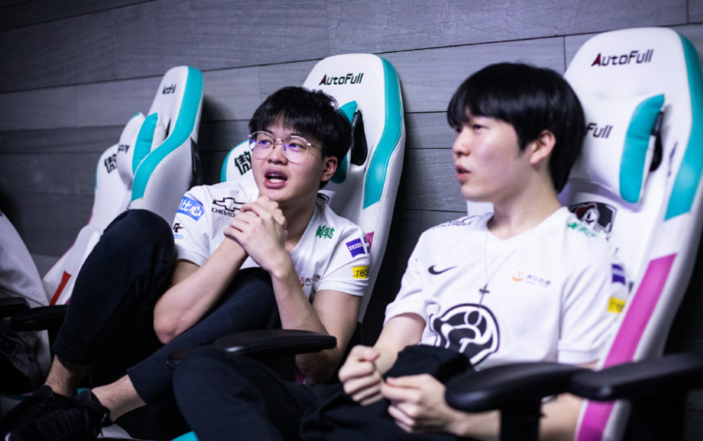 Rookie阿卡丽发威，IG爆冷战胜FPX，GimGoon揭晓败北原因_腾讯新闻