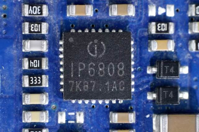 内置英集芯IP6808无线充主控，omnicharge多合一100W快充全能充电宝拆解_腾讯新闻