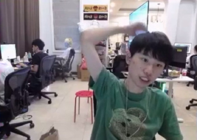 Doinb：我们现在再打LNG、BLG、iG，百分百不会输！_腾讯新闻