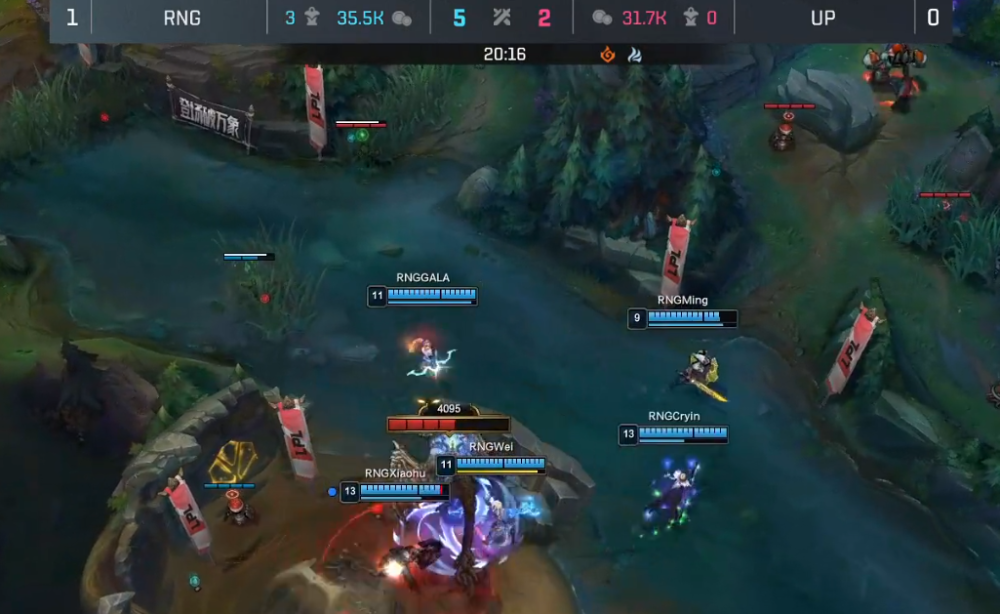 RNG横扫UP，小虎杰斯闪耀舞台，Smlz选错了队伍_腾讯新闻