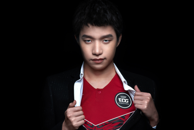 EDG明凯复出，官方彩蛋让老60E怒了，PDD：厂长的1个选择让我敬佩_腾讯新闻