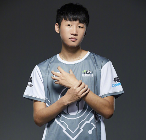 PDD公开告诫Ning：对前辈尊重一些！IG十周年吵什么吵_腾讯新闻