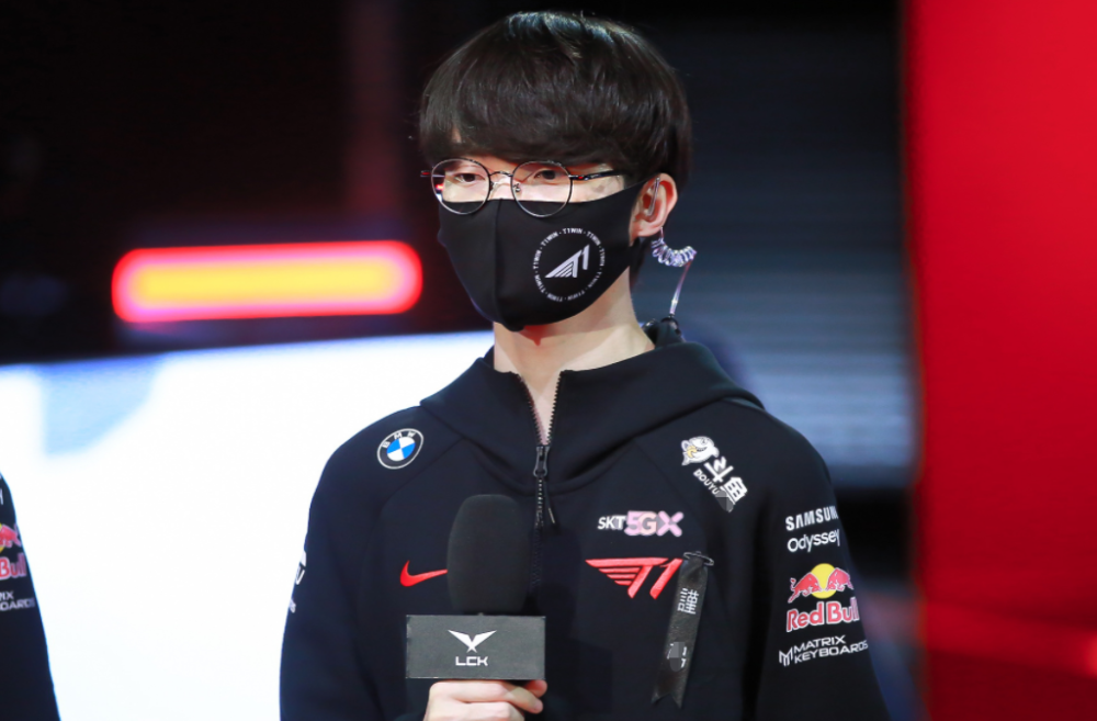 Faker带队横扫LSB，T1锁定LCK四强席位，Kkoma遇难题_腾讯新闻