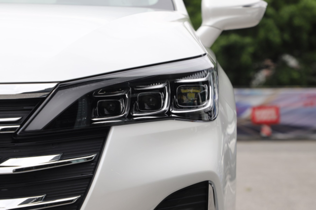 优质国产中型车对比：吉利博瑞VS传祺GA6_腾讯新闻