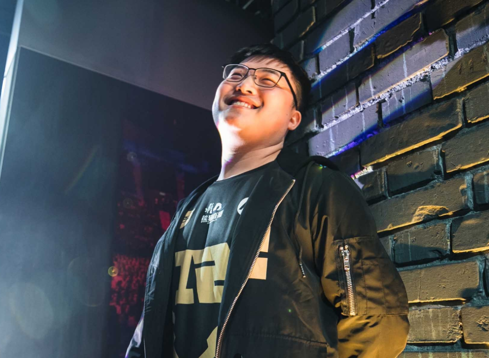 UZI最佳队友！时隔8年，55开“游戏水平”再引争议：他是S3国一中_腾讯新闻