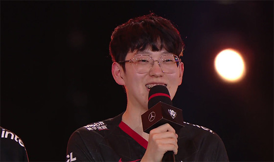 EDG夺冠群访 Scout：拿到FMVP算是证明自己了_腾讯新闻