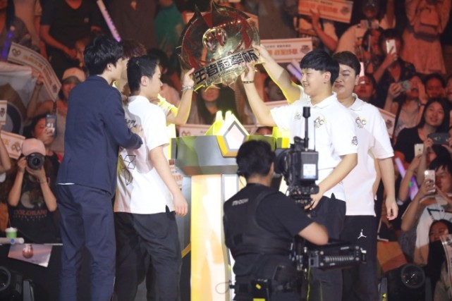 QGhappy改名之后，一切疑惑都有了解释，控分夺冠只为完美谢幕！_腾讯新闻