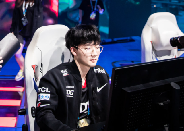 S11全球总决赛AD排名：EDG宝藏排榜首！Gala入选第二_腾讯新闻