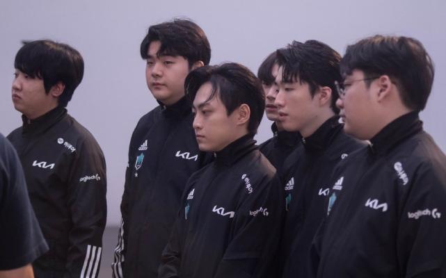 DK大名单公布，Ghost再次向RNG宣战，两位LPL主力ADC被点名_腾讯新闻