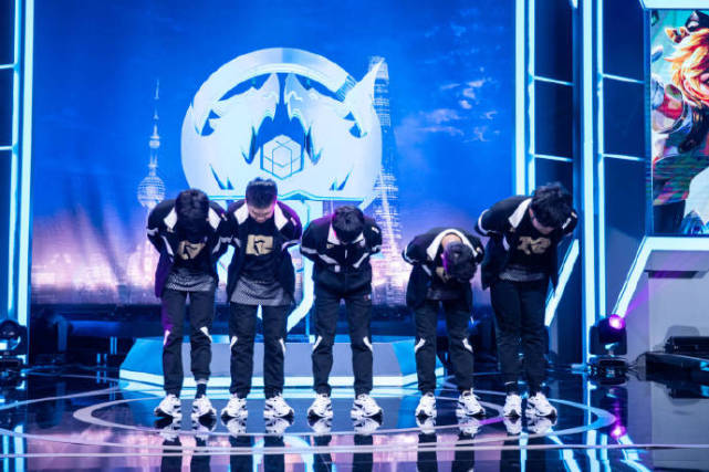 最初与cat离开RNGM来到AG超玩会，六点六却选择留下，到底为什么_腾讯新闻